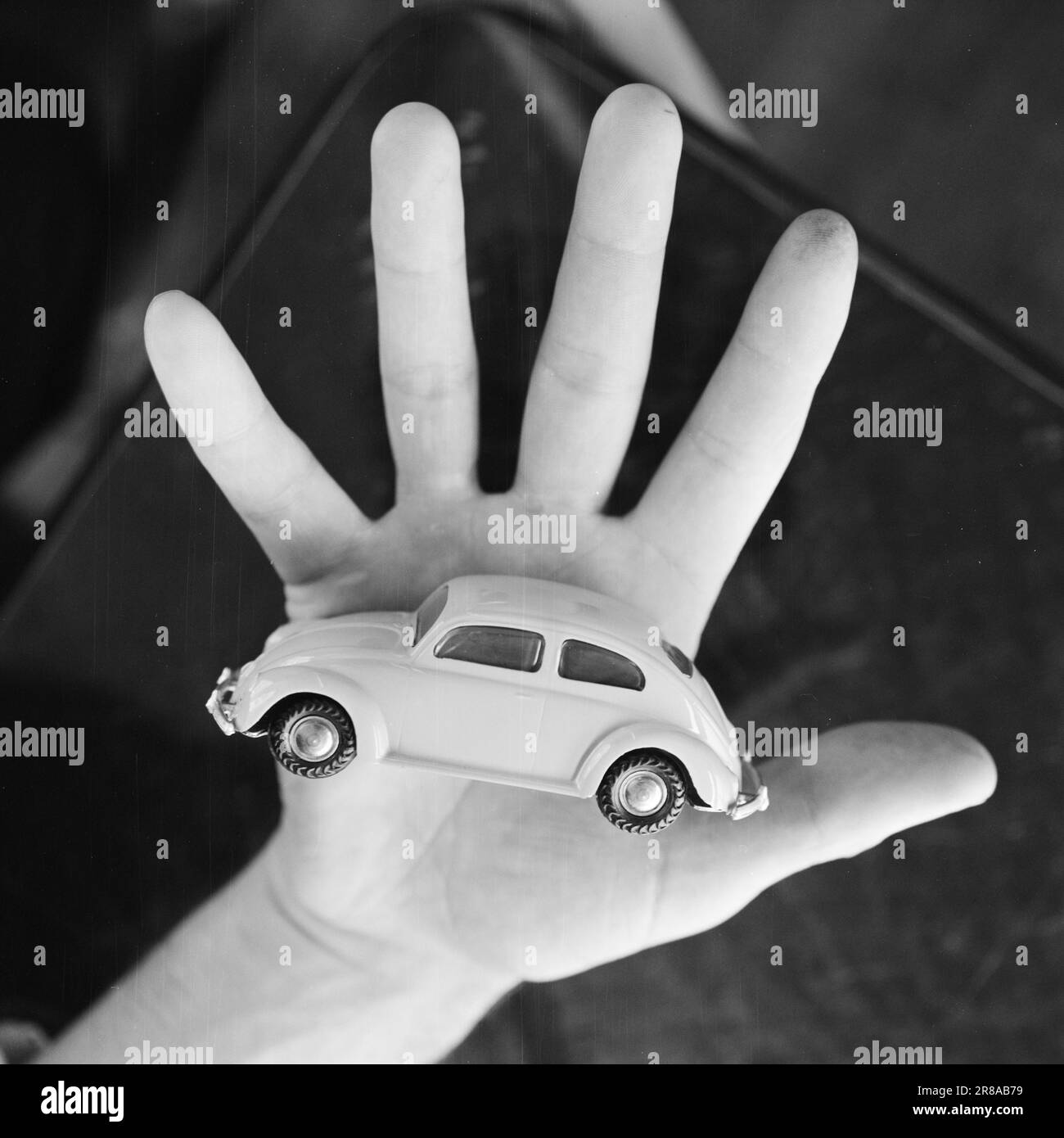 Current 41-5-1960: Lucky finger race On the occasion of car sales ...