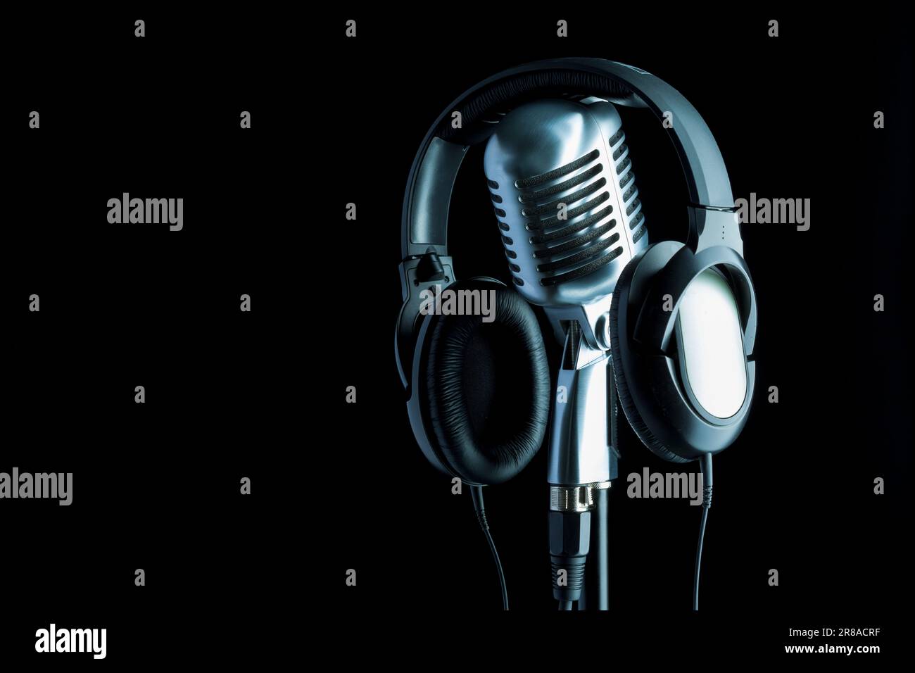 audio microphone retro style Stock Photo - Alamy
