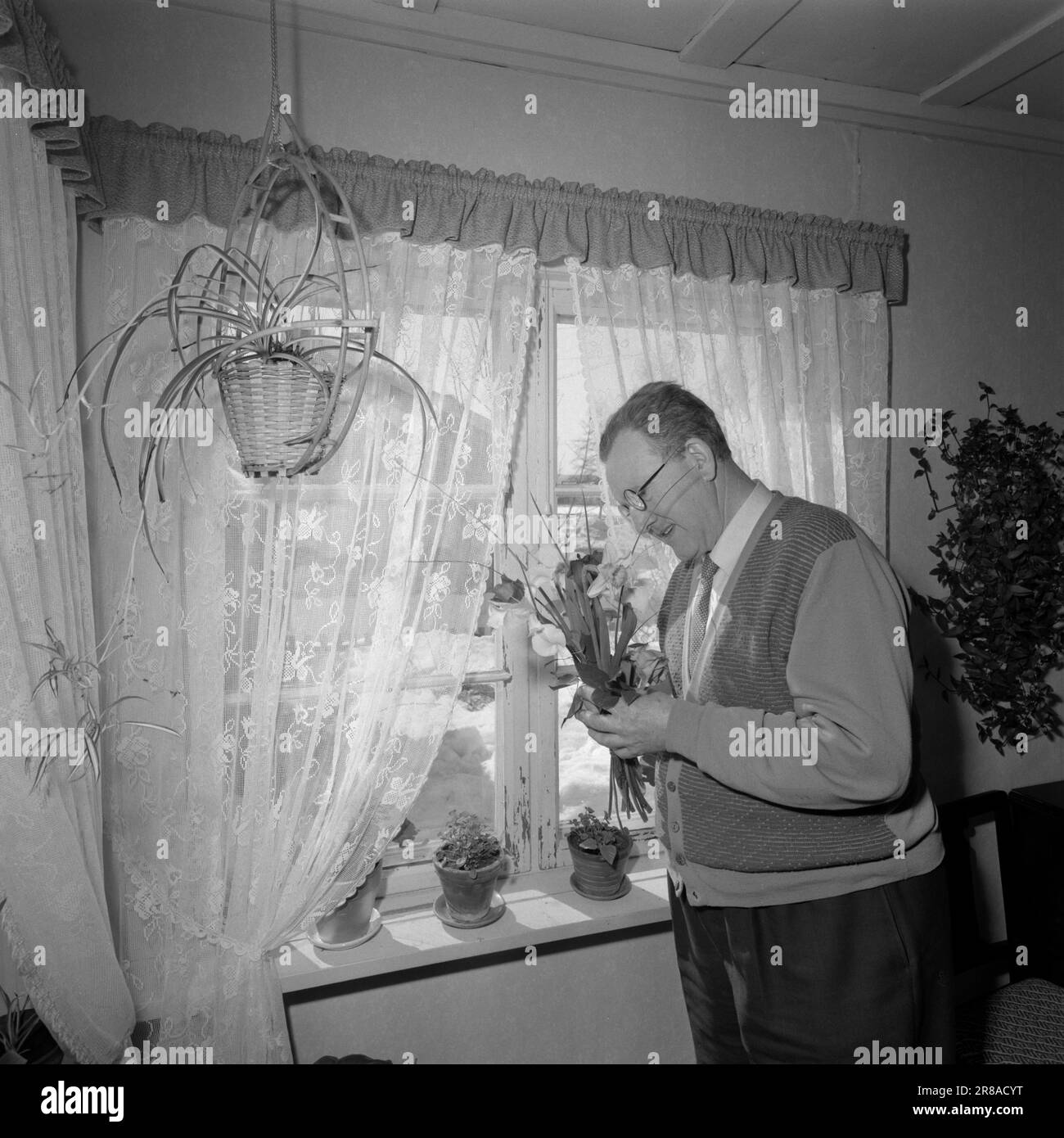 Current 18-9-1960: Norway's happiest man Einar Pedersen was blind for ...