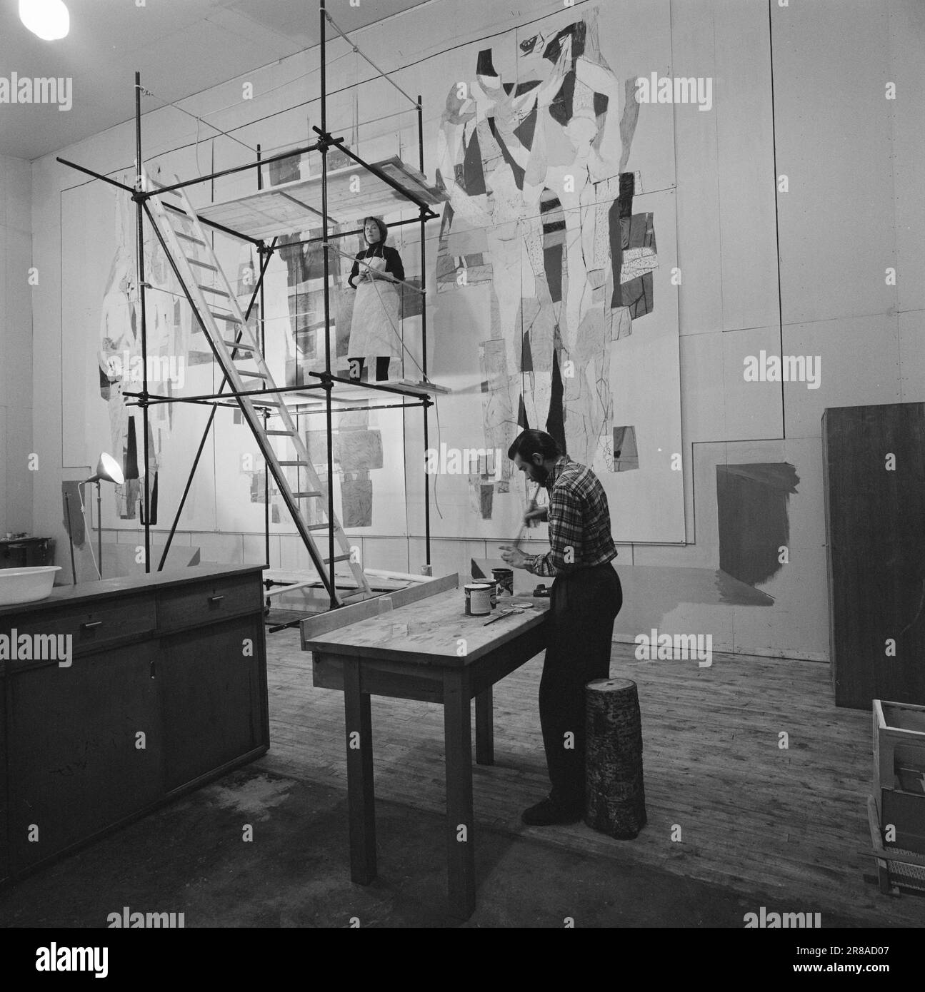 Current 34-9-1960: Art in the king's stable Prize winner Else Hagen is ...