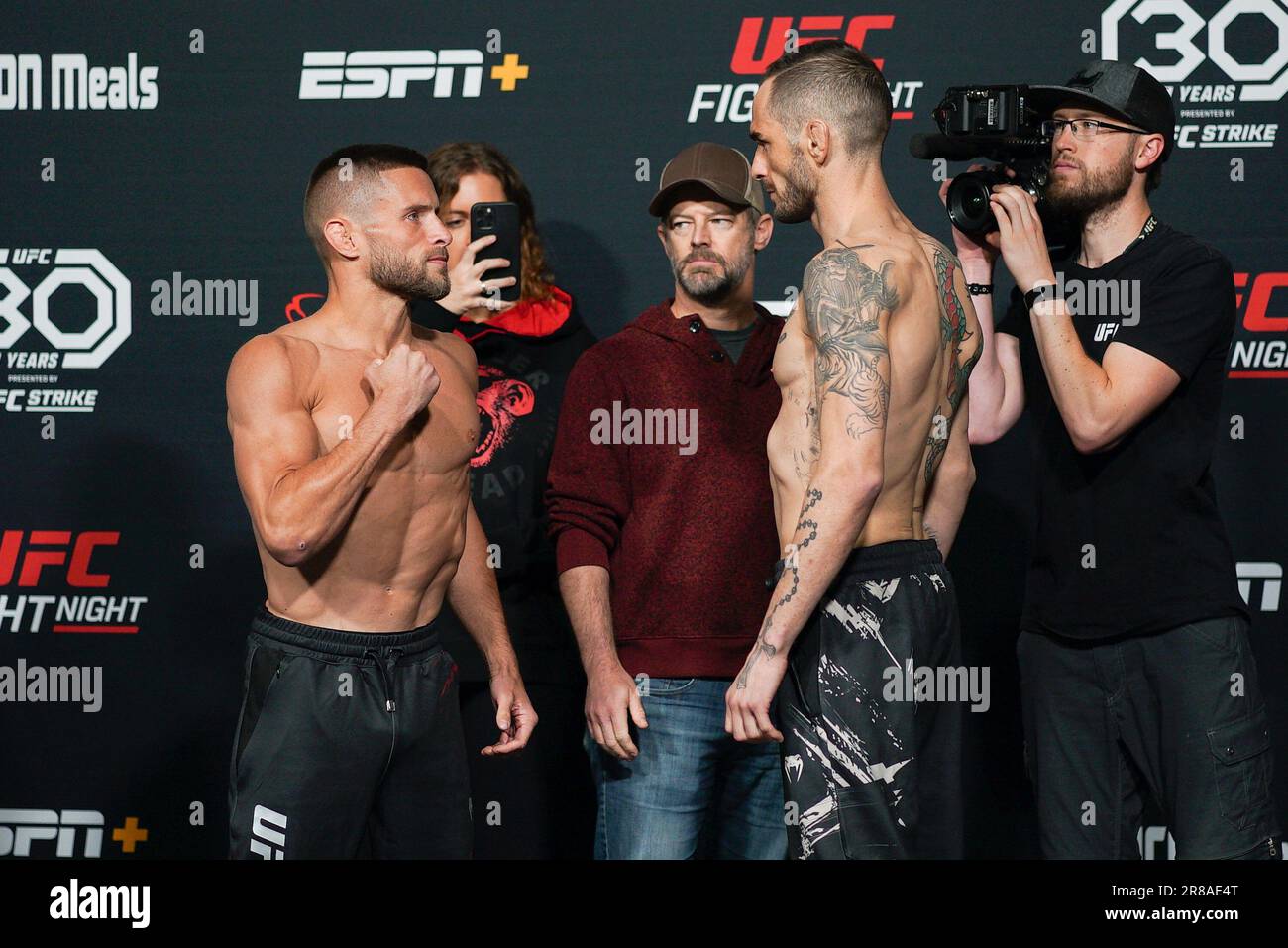 Ultimate fighti hi-res stock photography and images - Alamy