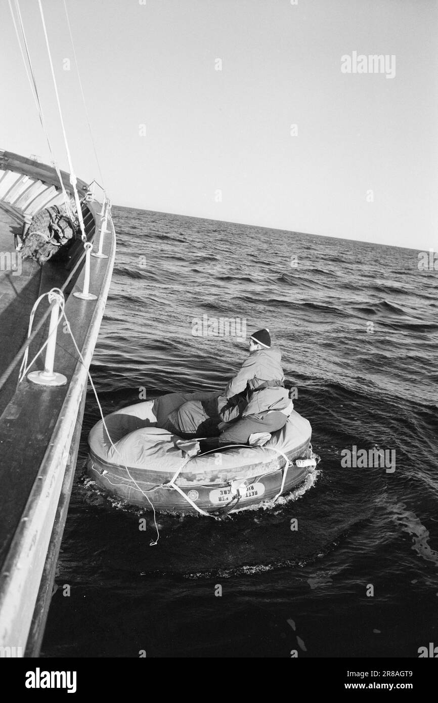 Current 15-6-1960 : When ships go down Aktuell's employee tries out new ...