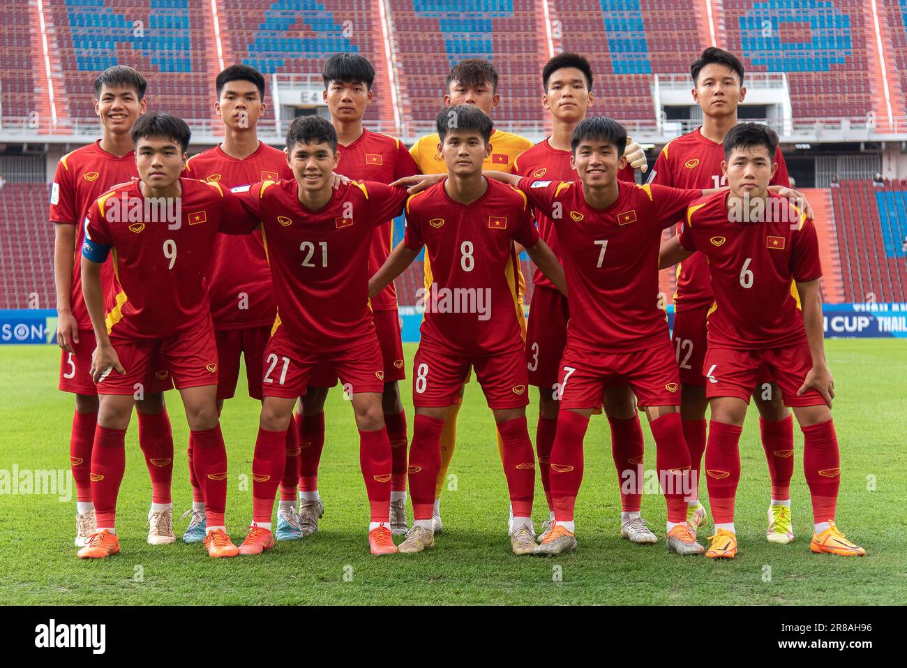 Bangkok, Thailand. 20th June, 2023. Vietnam players pose for a group photo before the AFC U-17 ...