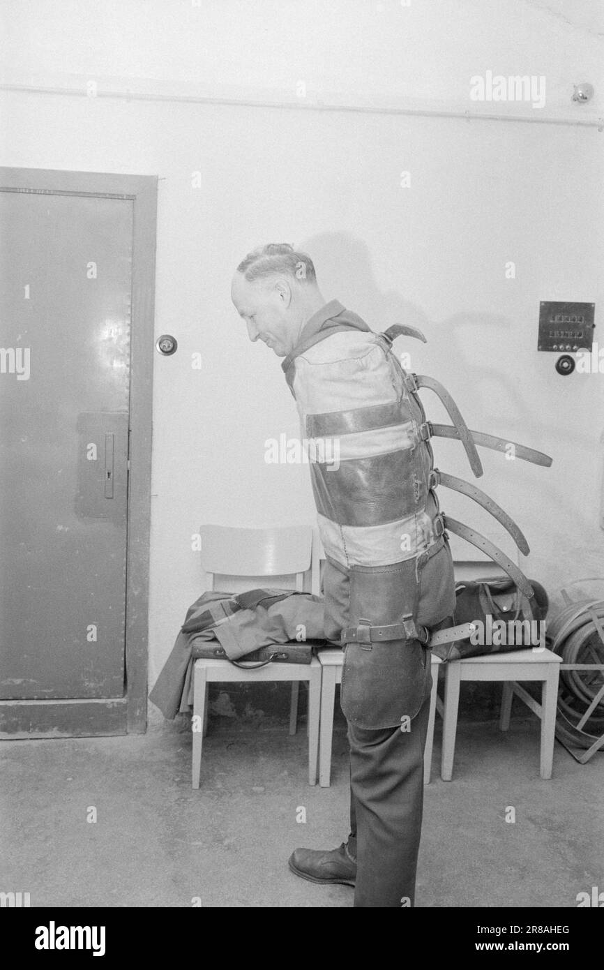 Straitjacket historical hi-res stock photography and images - Alamy