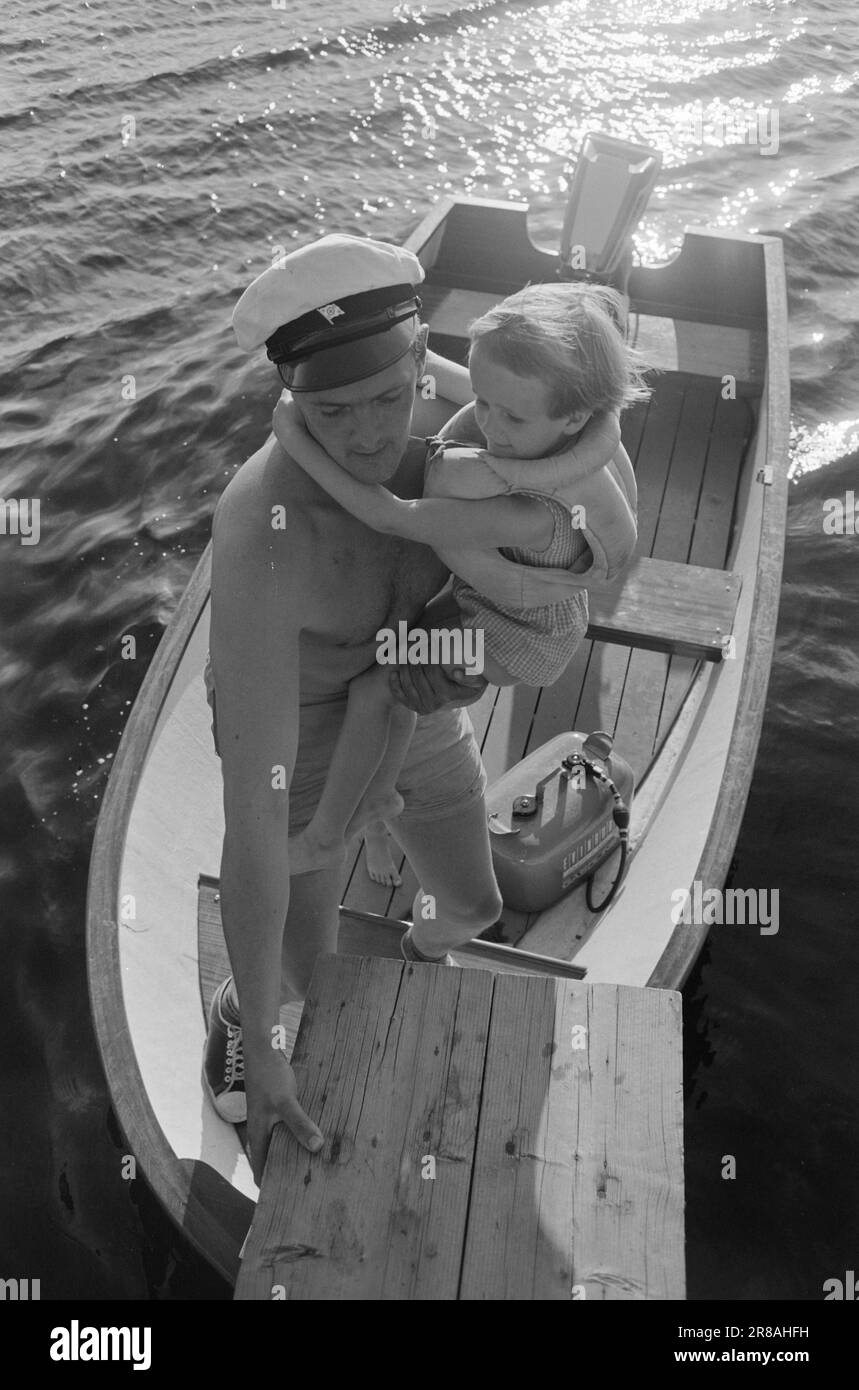 Current 34-6-1960: Holiday town in the countryside Successful hobby ...