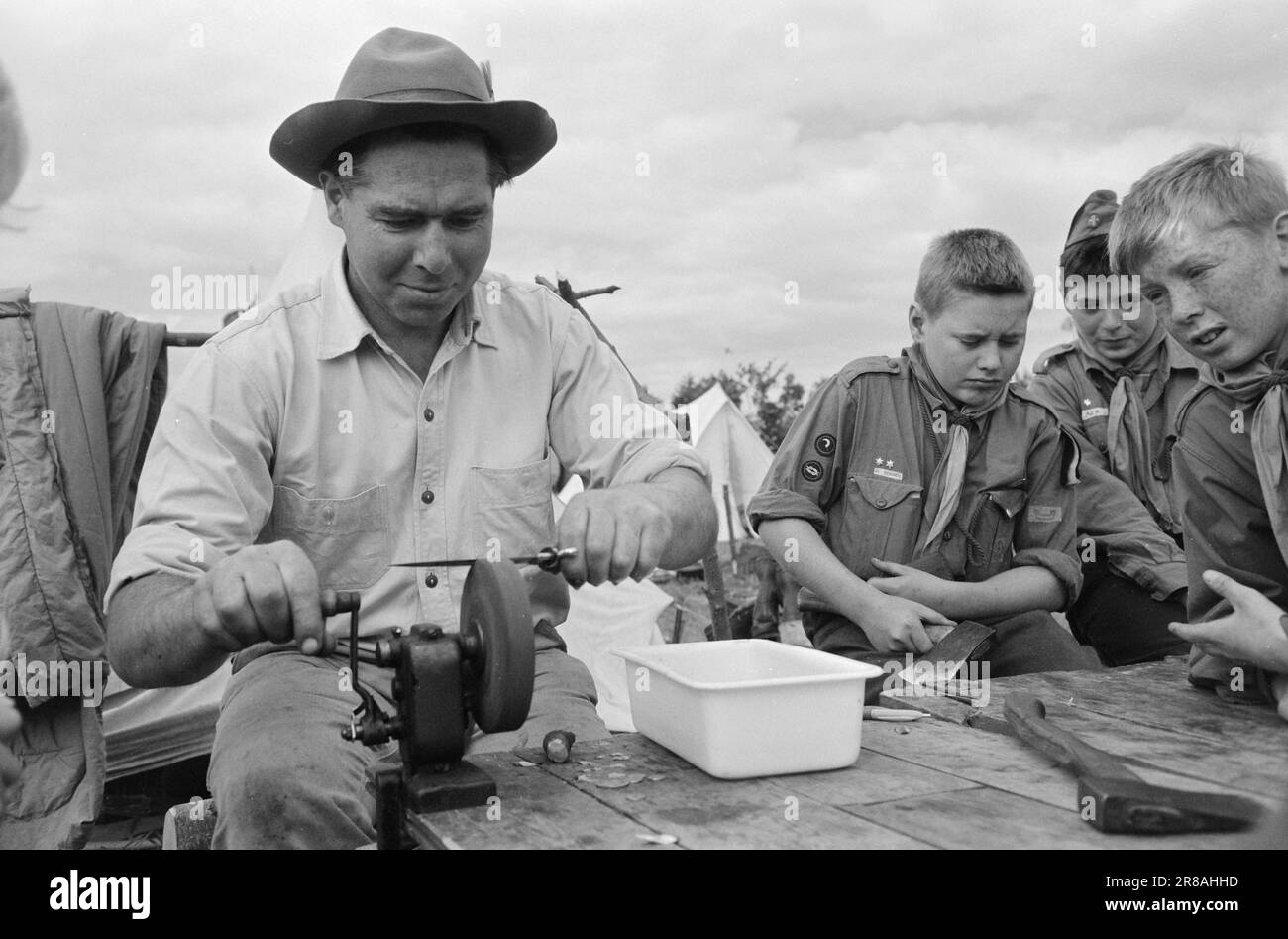 Actual 35-3-1960: 9,000 set up camp Giant camp on historical grounds ...