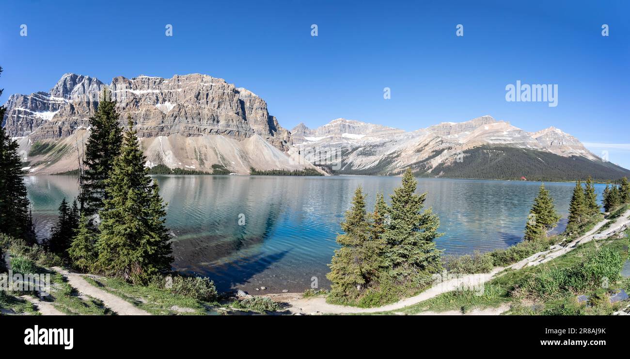 Bow lake in banff national park hi-res stock photography and images - Alamy