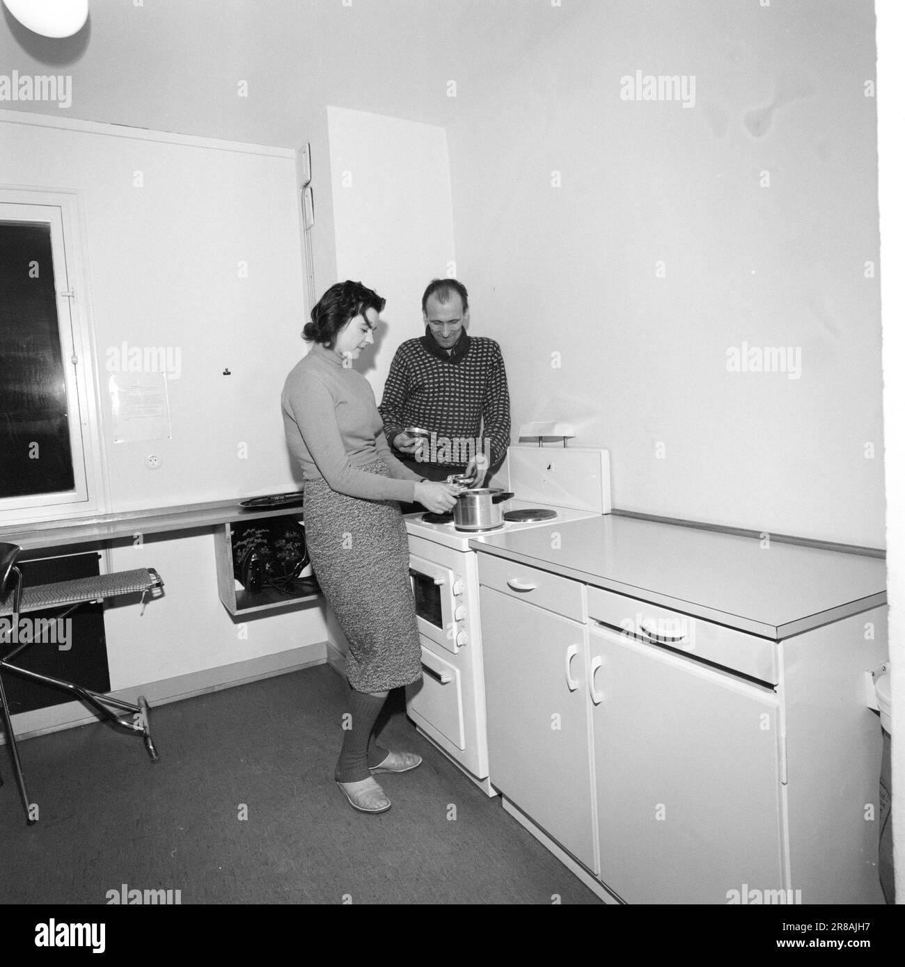 Current 56-4-1960 : House and work - and hope! Around 175 people ...