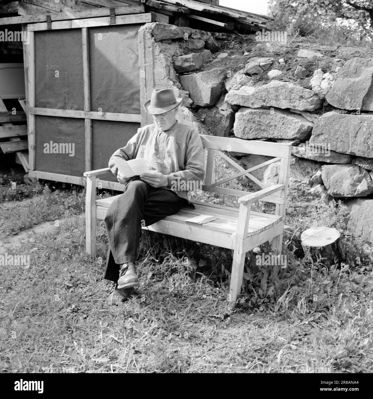 Current 29-5-1960: They received a huge inheritance Two small farmers ...