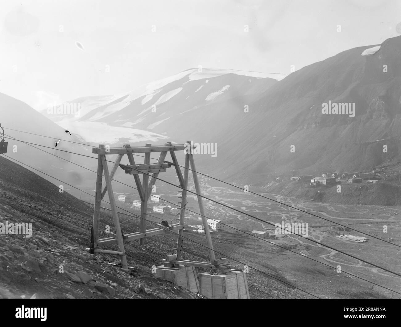 Actual 18-1947: SvalbardNorwegian outpost in the Arctic Ocean Currently ...