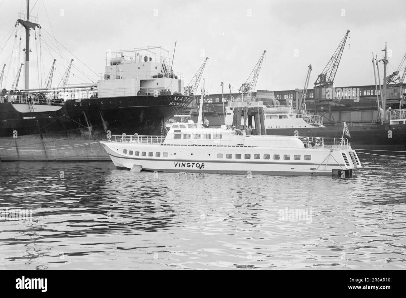 Current 26-4-1960: Water under the wings Norway's first hydrofoil boat ...