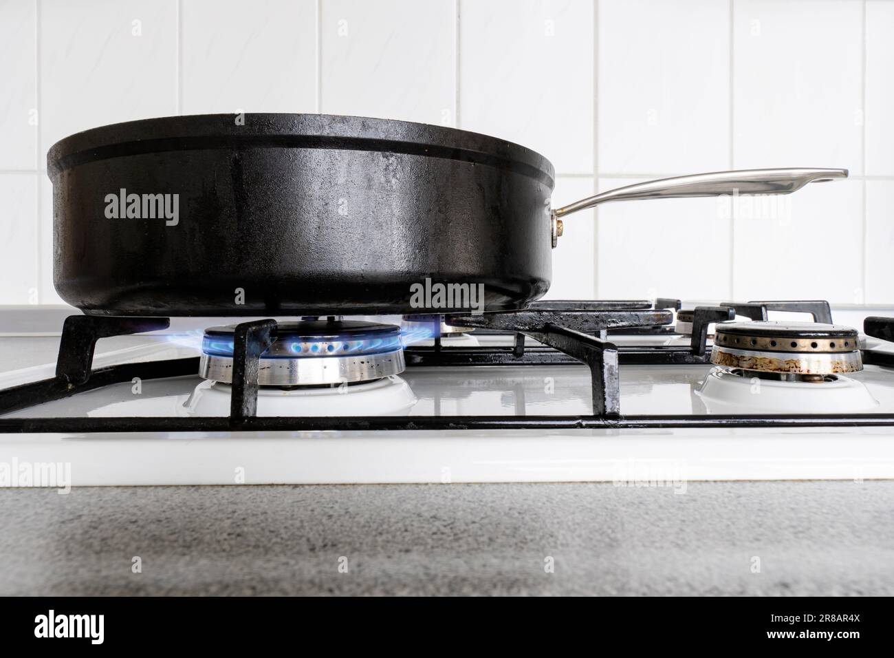 Flame on gas stove pan hi-res stock photography and images - Alamy