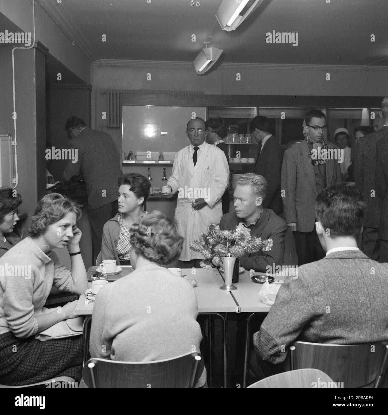 Current 40-1-1960: Professor becomes student A 56-year-old professor in ...