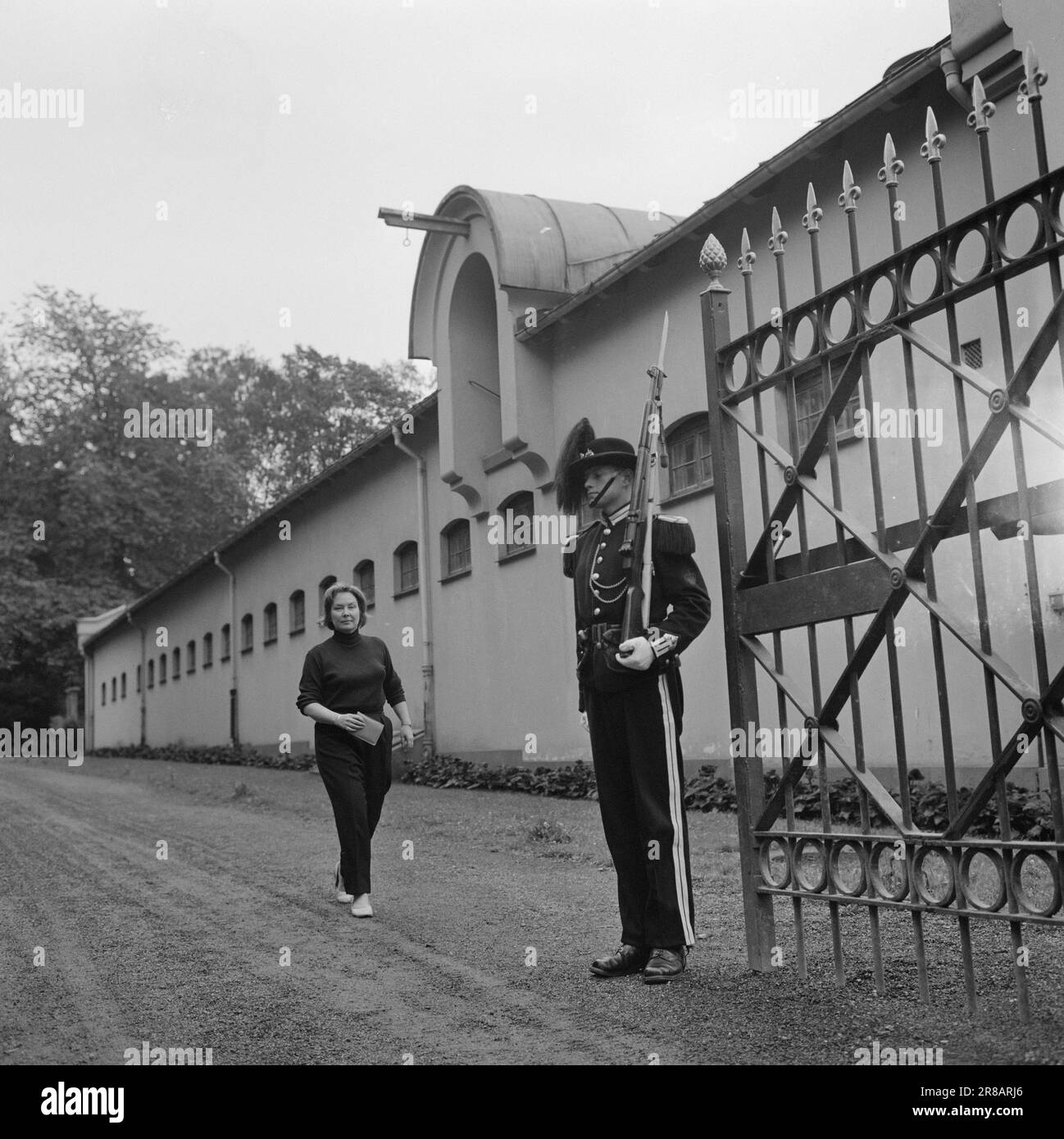 Stable guard house hi-res stock photography and images - Alamy