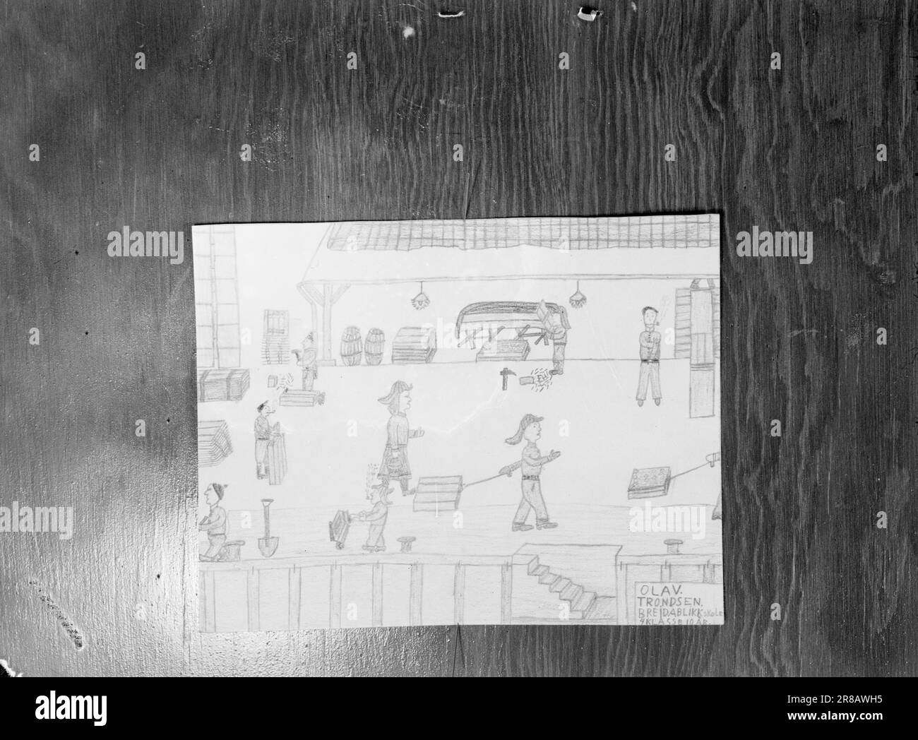 Actual 01-1947: The drawing competitionThen it's the children's turn ...