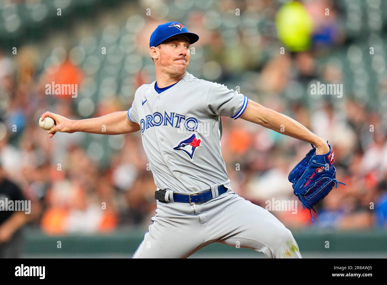 Toronto Blue Jays starting pitcher Chris Bassitt throws a pitch to the ...