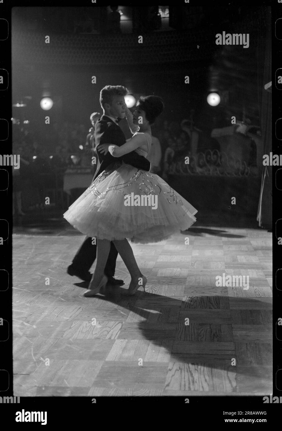 Actual 21-5-1960 : Søtten-Stil At a mannequin show at Regnbuen in Oslo ...