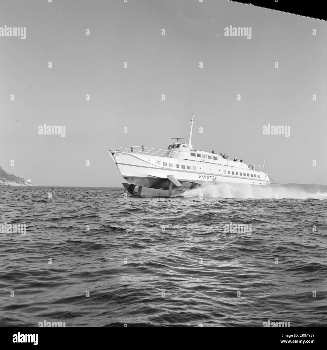 Current 26-4-1960: Water under the wings Norway's first hydrofoil boat ...