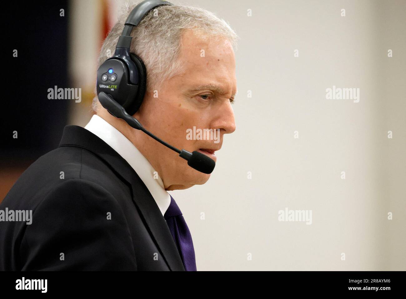 Assistant State Attorney Steven Klinger participates in a sidebar ...