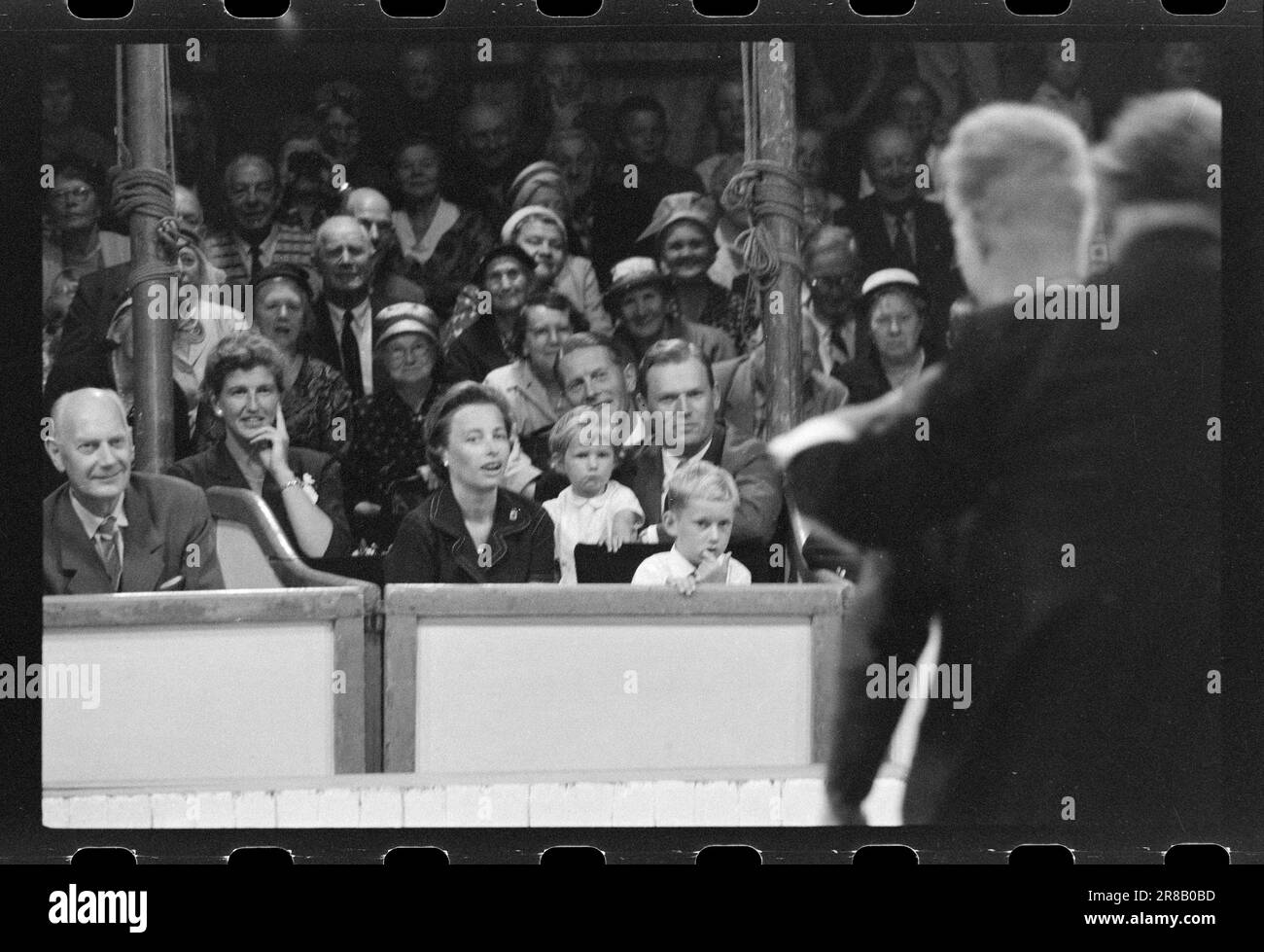 Current 38-7-1960: Simsalabim at Ola Narr Circus Arnardo held a ...