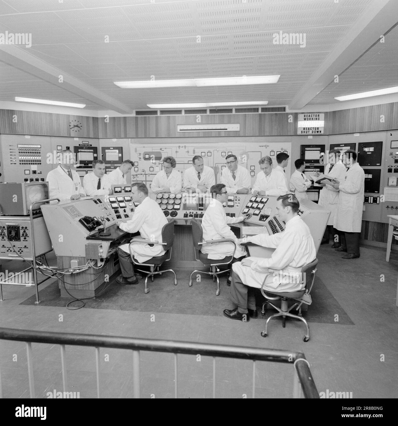 Actual 45-7-1960: For full atomic steam As the first country outside of ...
