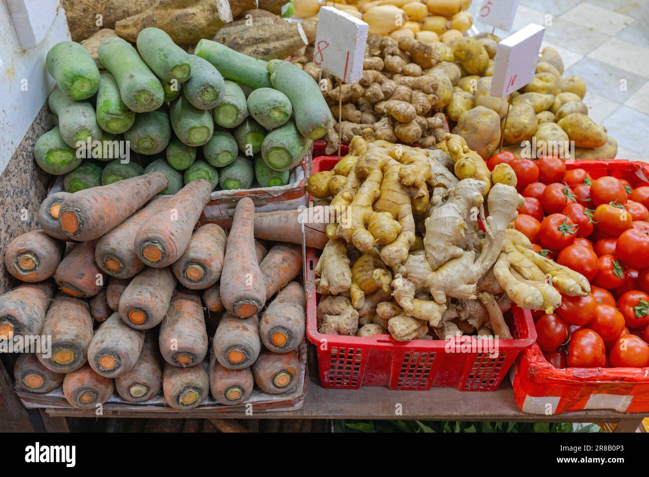 China root vegetables hi-res stock photography and images - Alamy