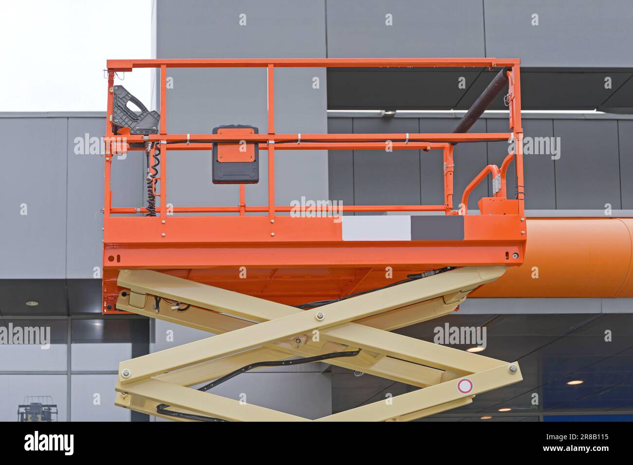 Scissor Lift Mobile Platform Aerial Work Maintenance Stock Photo - Alamy
