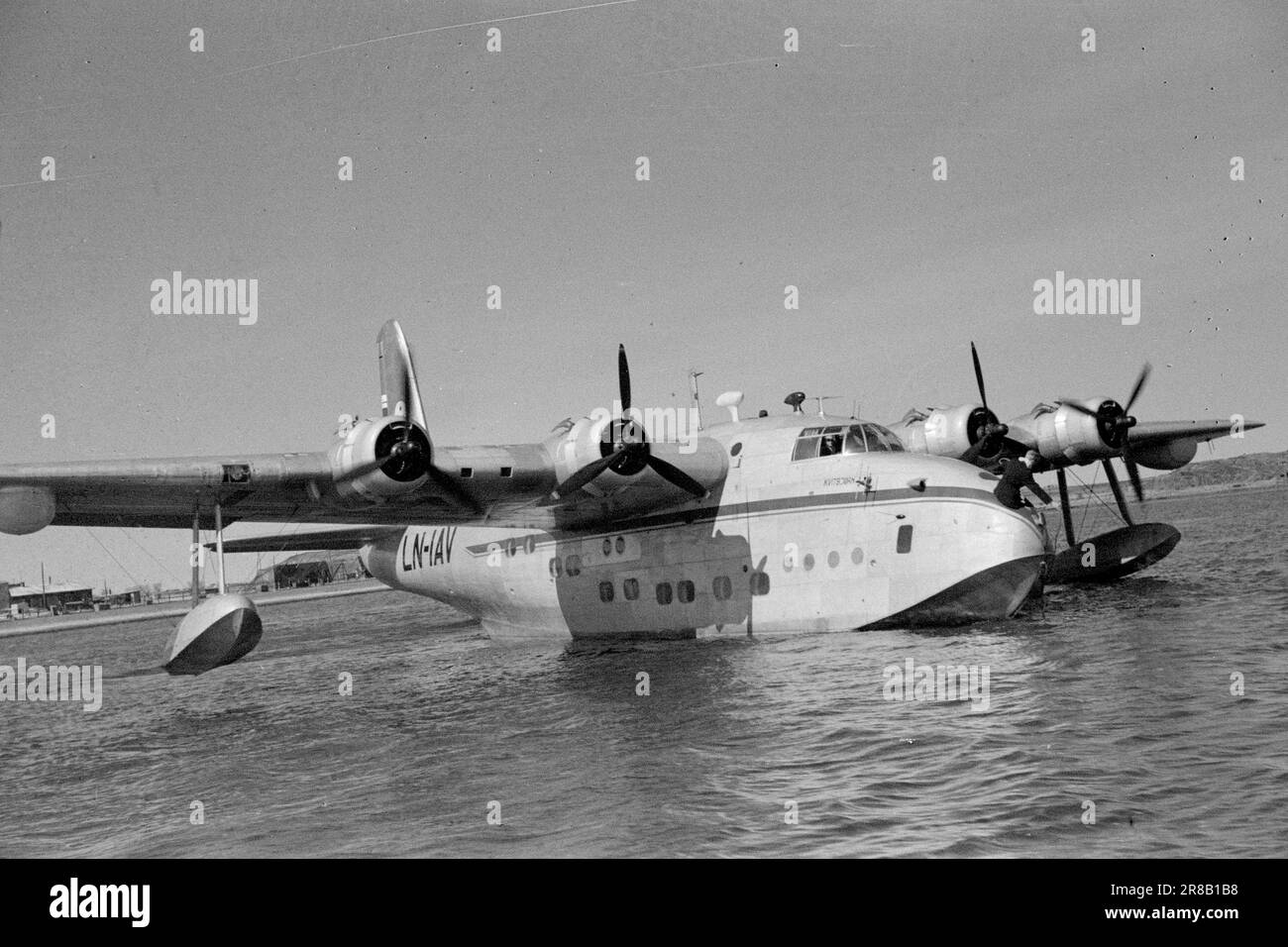 Current 10-1947: The flying express route Along Norway with the flying ...