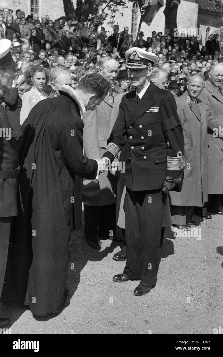 Current 14-3-1947: The King numberOut among people King Haakon 7th ...