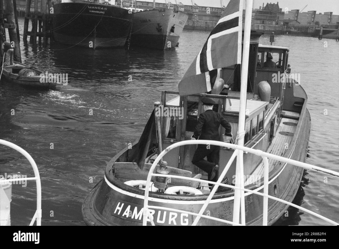 Current 26-4-1960: Water under the wings Norway's first hydrofoil boat ...
