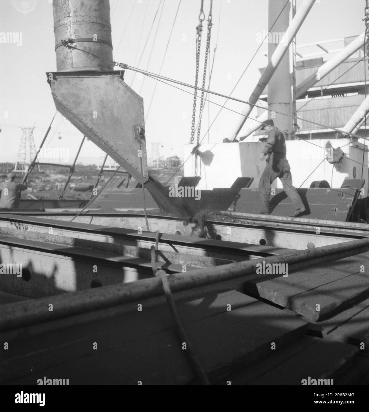 Actual 18-1947: SvalbardNorwegian outpost in the Arctic Ocean Currently ...