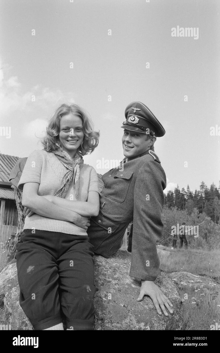 Current 34 - 3 - 1974: Love on the runThe dramatic love story between ...