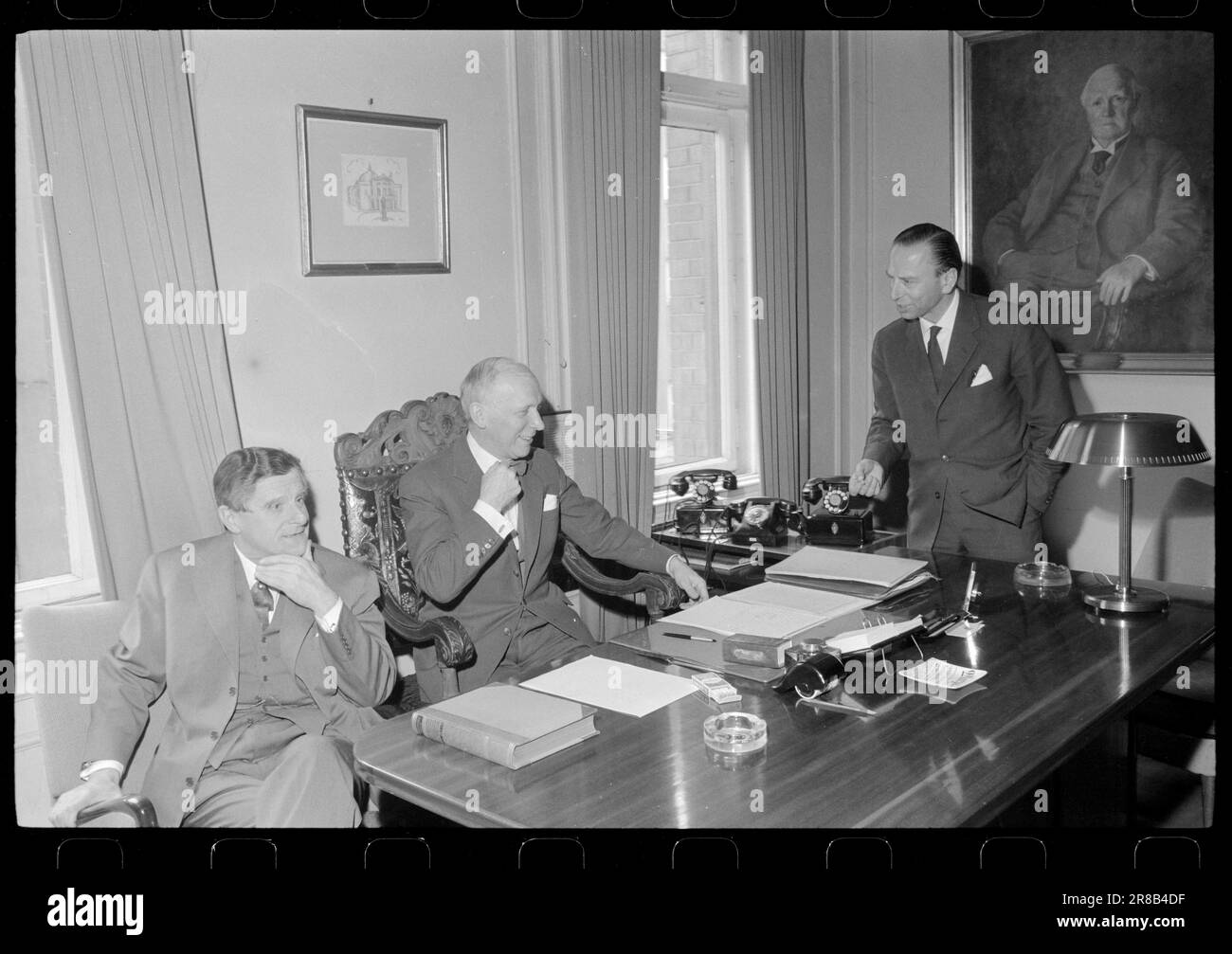 1960 historical new office hi-res stock photography and images - Alamy