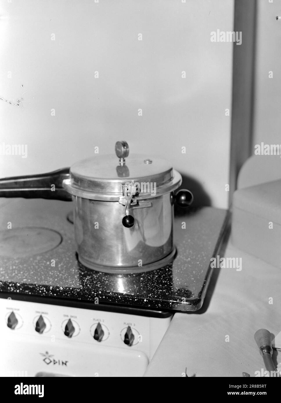 Current 20-1950: The housewife's auxiliary troopsAfter the war, our ...