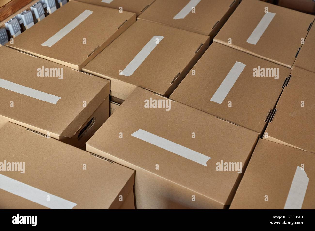 Cardboard boxes for moving stuff Stock Photo - Alamy