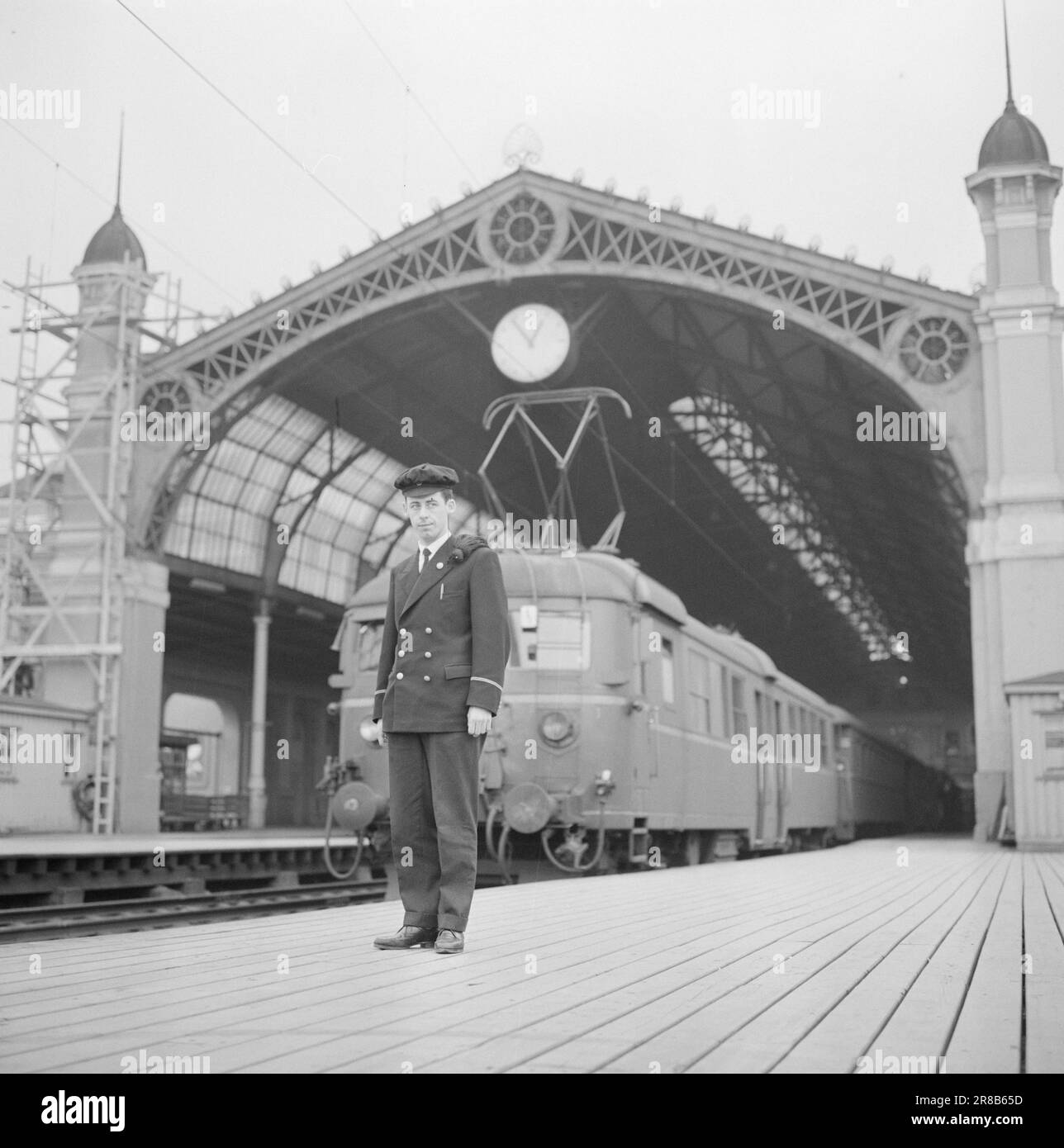 Change the positions hi-res stock photography and images - Alamy