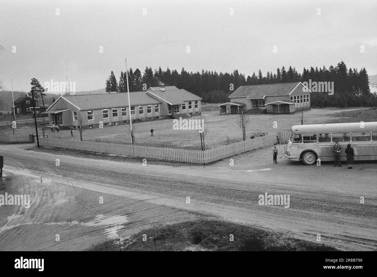 Actual 53-5-1960: Money sprinkled on the school children The school ...