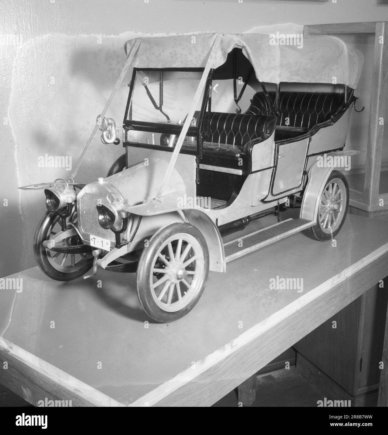 Streamlined cars hi-res stock photography and images - Alamy