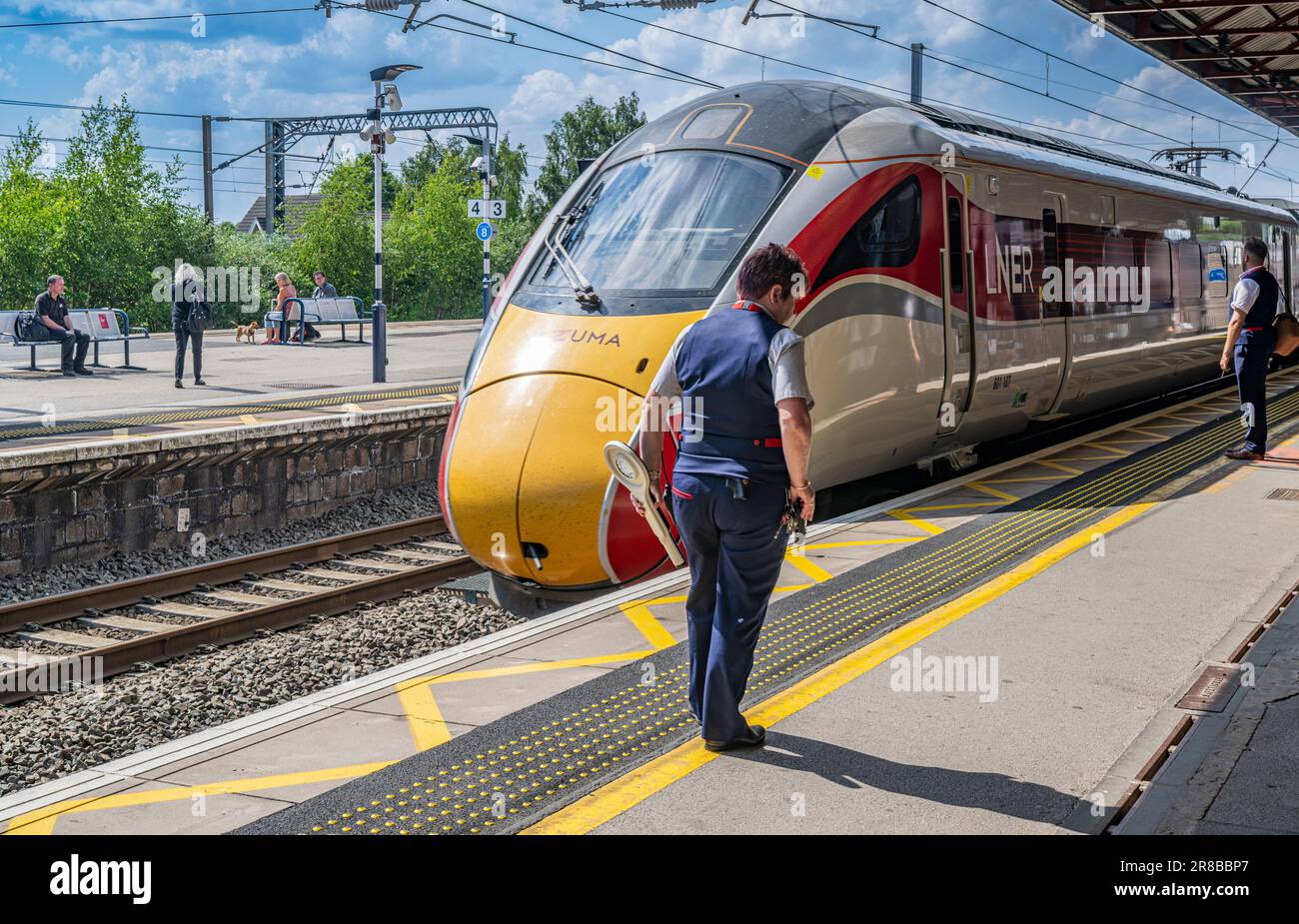 Dispatch supervision hi-res stock photography and images - Alamy