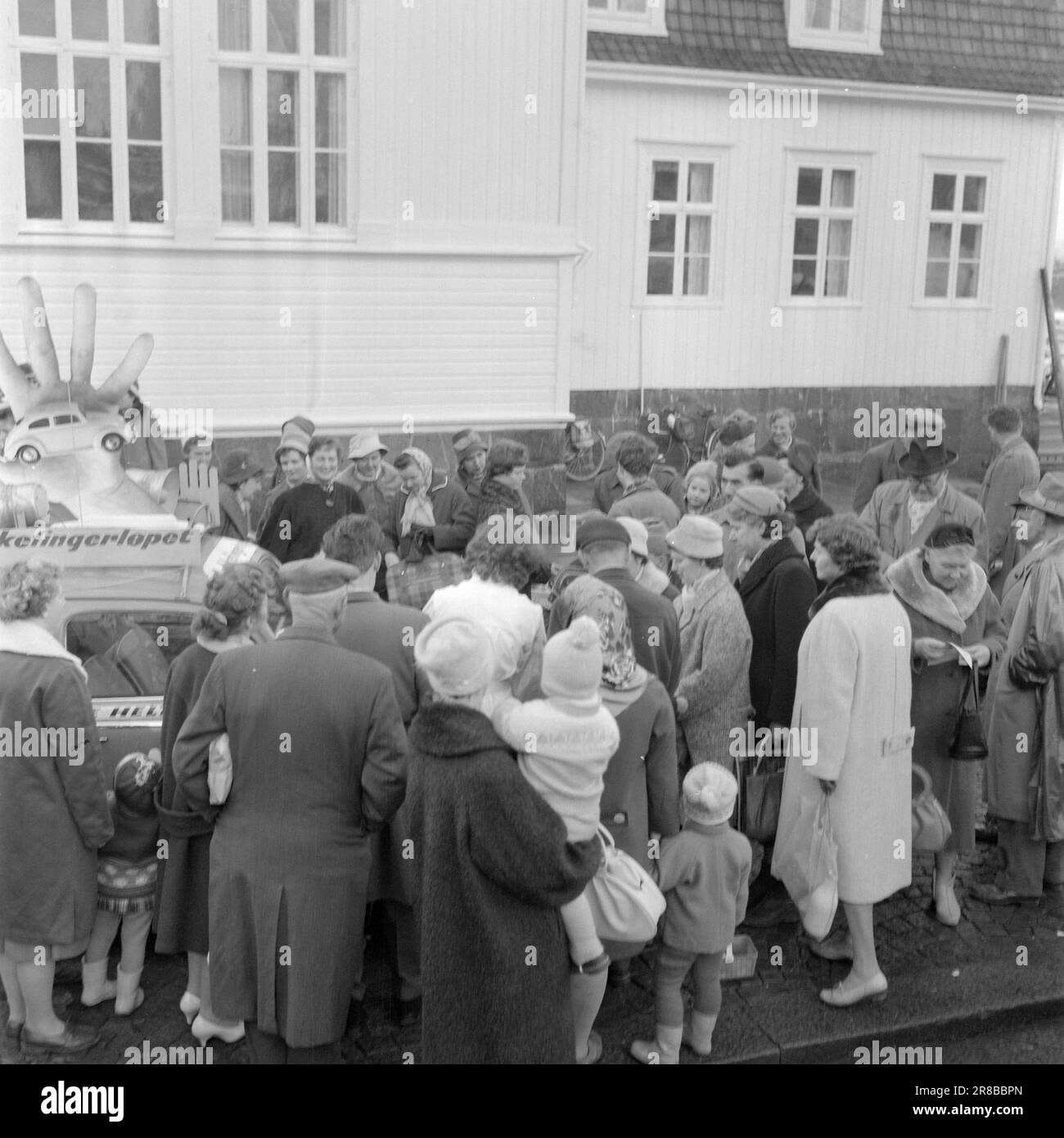 Actual 51-8-1960: A car on the thumb Now it's the last step in the ...