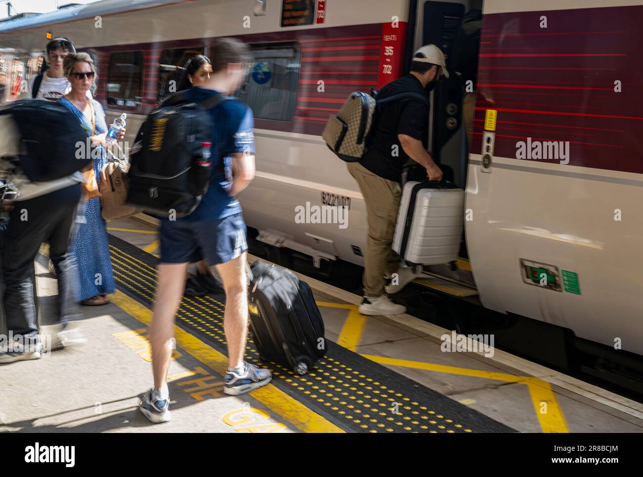 Grantham Train Station – Passengers boarding a London North Eastern ...