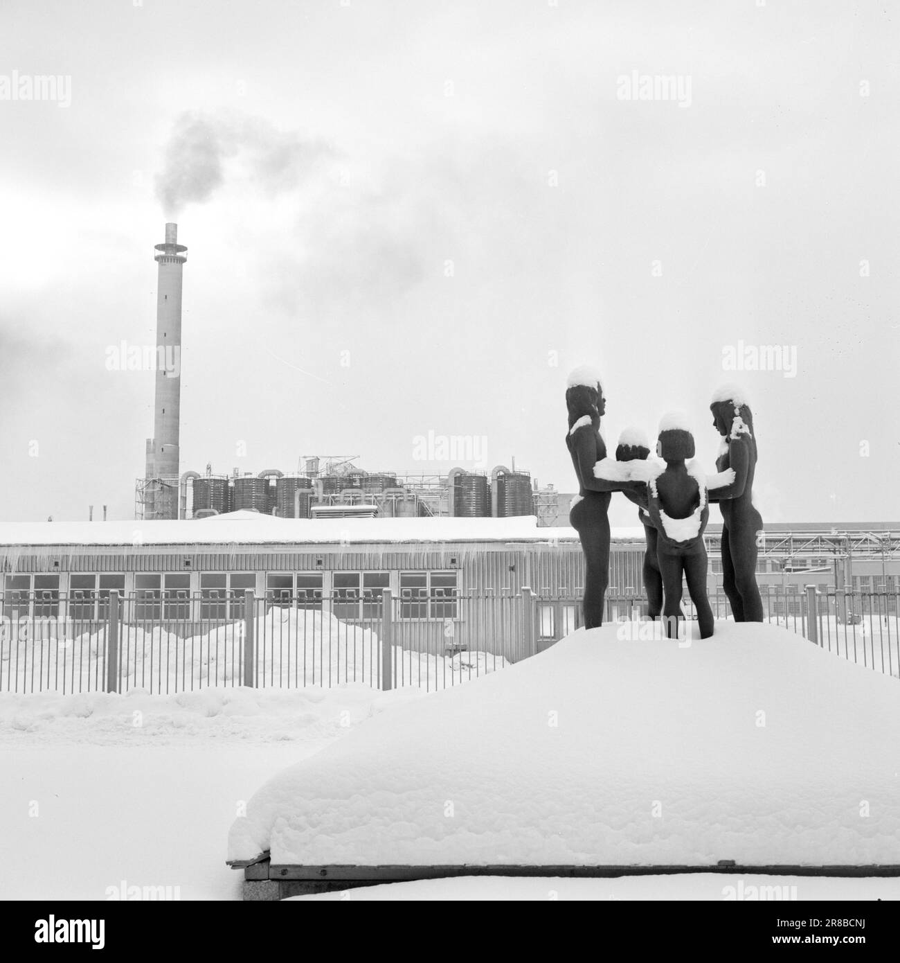 Current 14-10-1960: Norsk Hydro A working day is over, a new one has ...