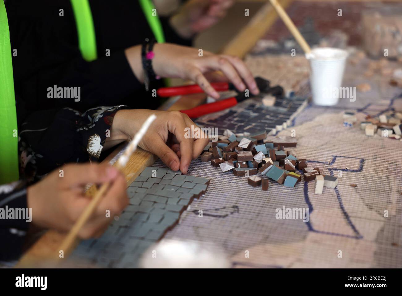 Girl in gaza 2023 hi-res stock photography and images - Alamy