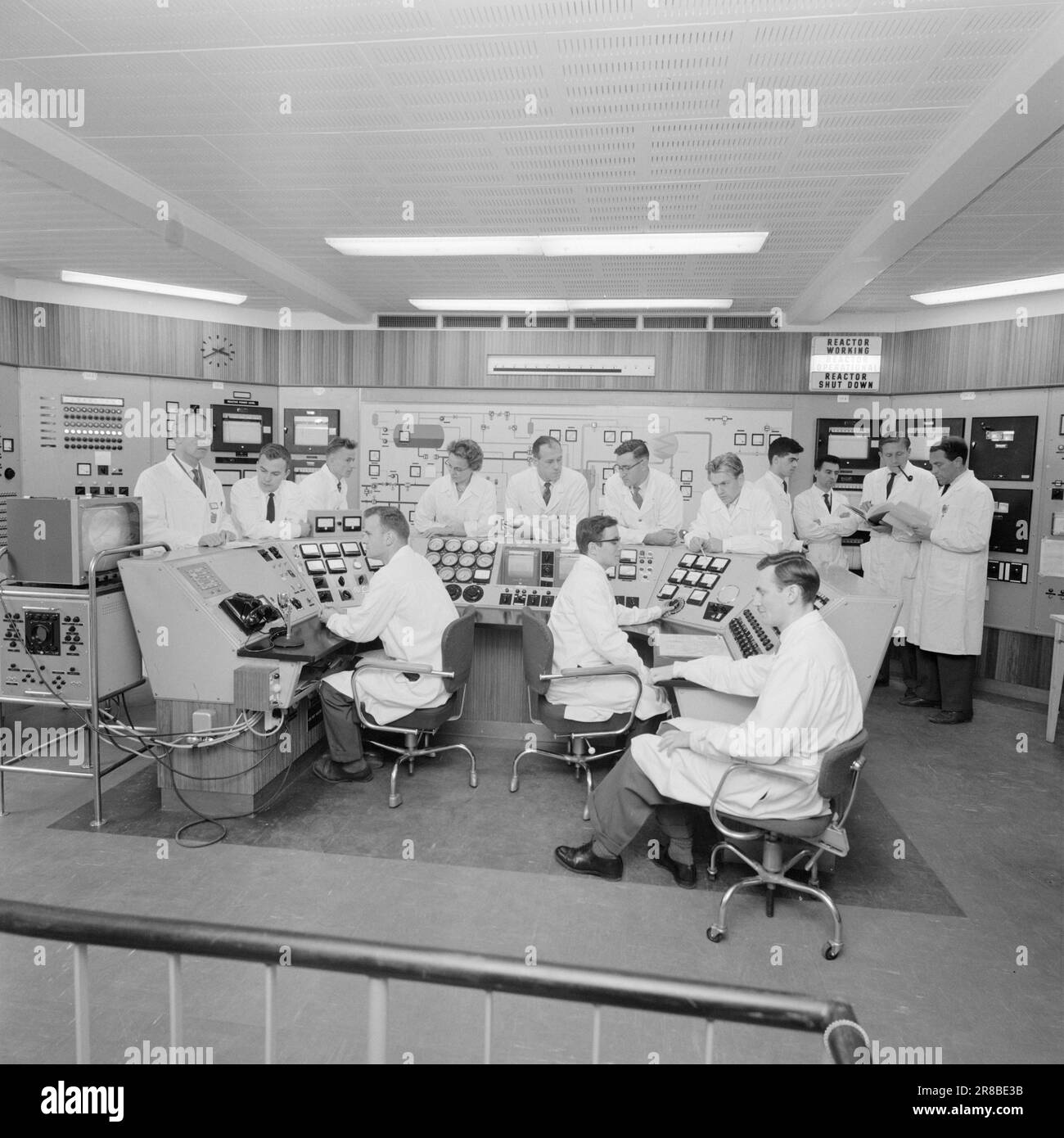 Actual 45-7-1960: For full atomic steam As the first country outside of ...