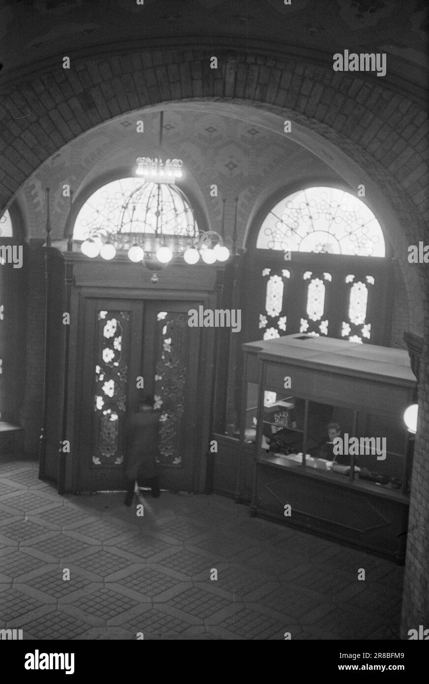 Actual 22-1946: All power in this room [picture 0002]The autumn session ...