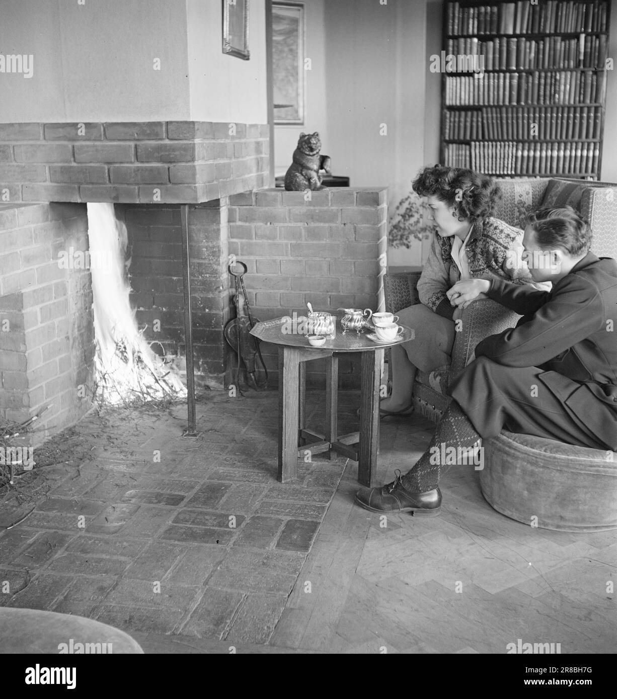 Actual 11-1948: The song and the jump form a common residence. Opera ...