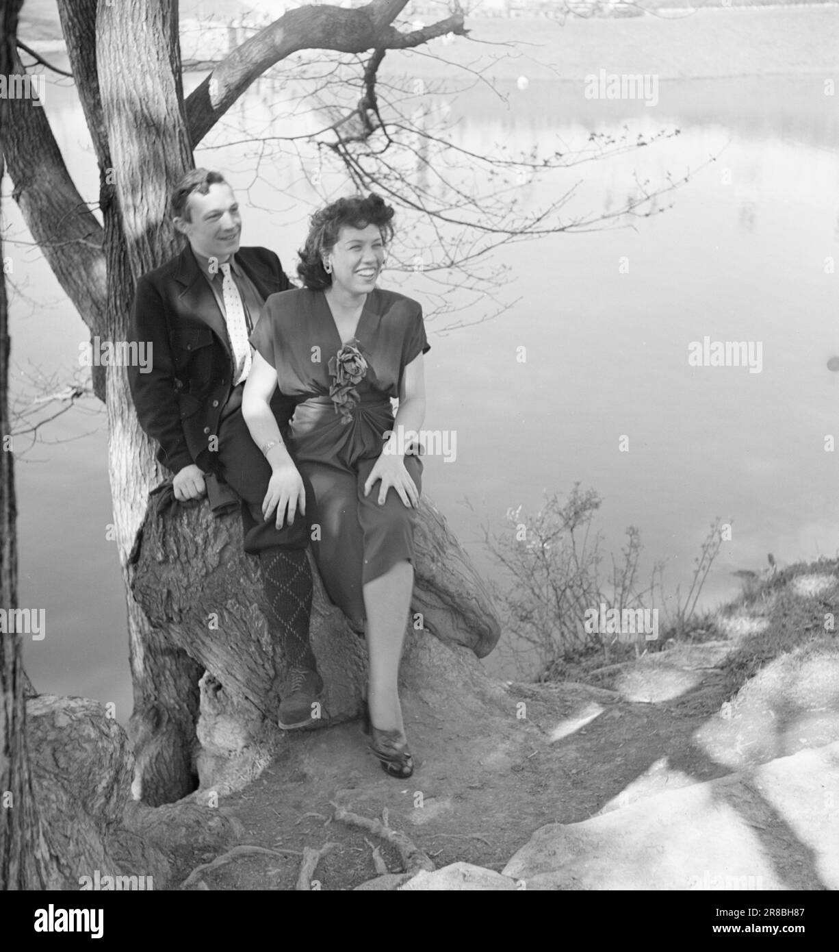 Actual 11-1948: The song and the jump form a common residence. Opera ...