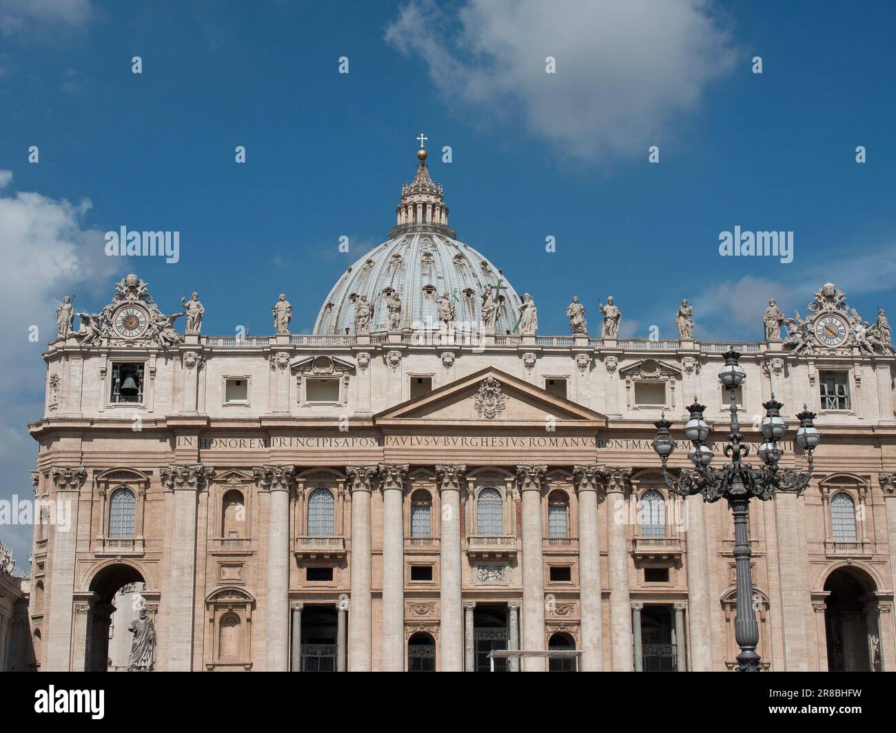 Statues in rome hi-res stock photography and images - Alamy