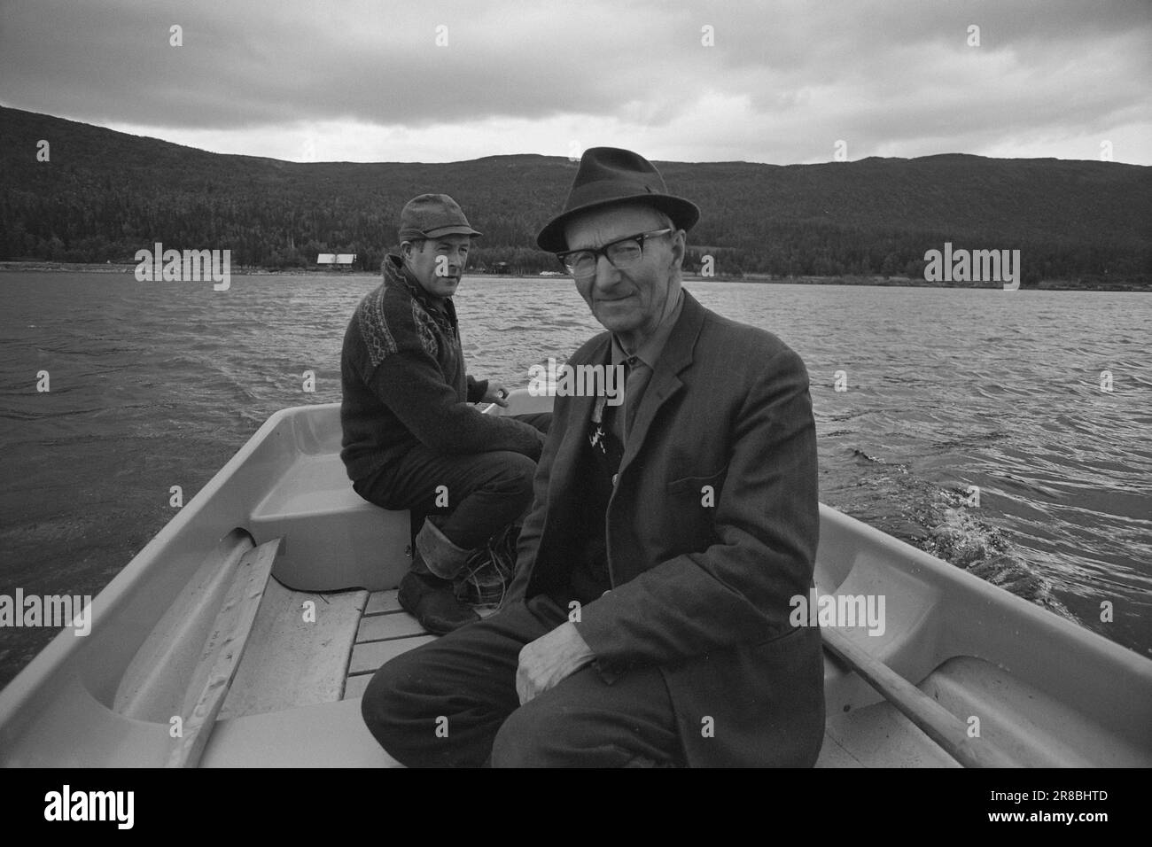 Aktuell 35 - 2 - 1974: Örreten römmer fra huddingsvatnetMens et av ...