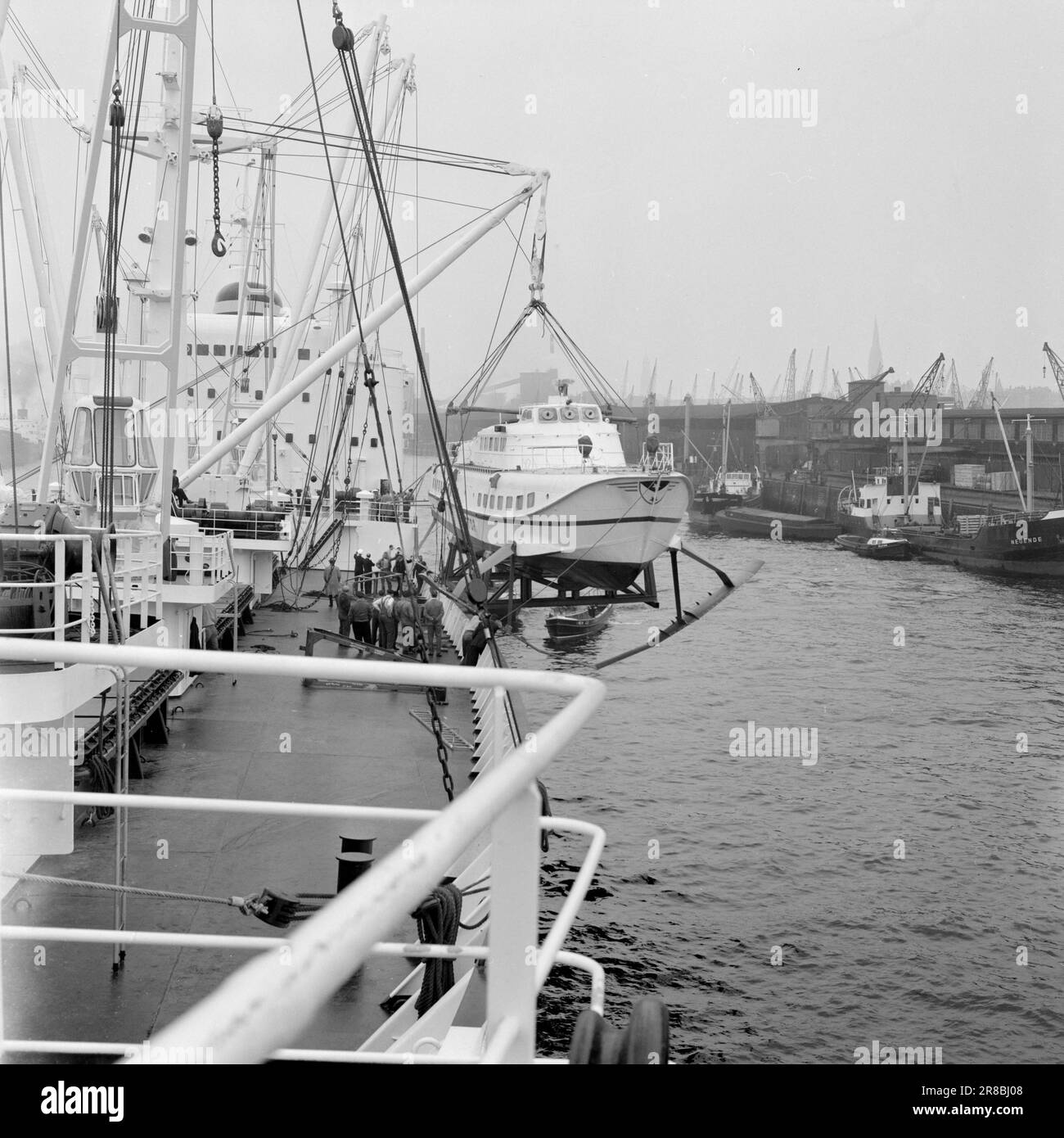 Current 26-4-1960: Water under the wings Norway's first hydrofoil boat ...